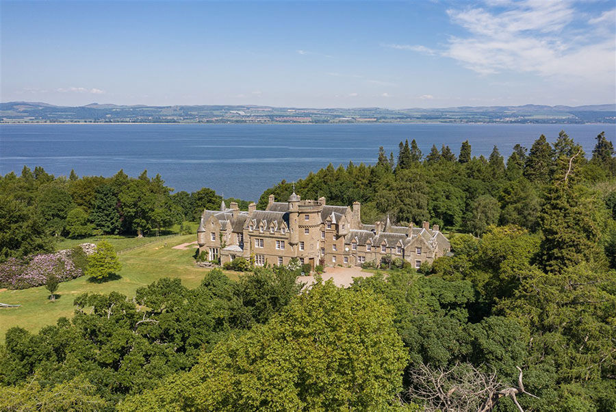 Carron Castle - Big House Experience