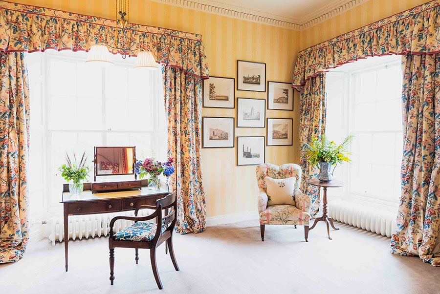 Carron Castle - Big House Experience