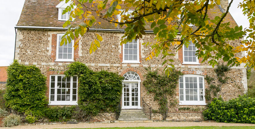 Manor Houses To Rent UK | Exceptional Quality - Big House Experience