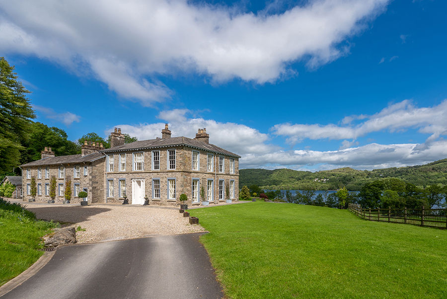 Mereview Manor - Big House Experience