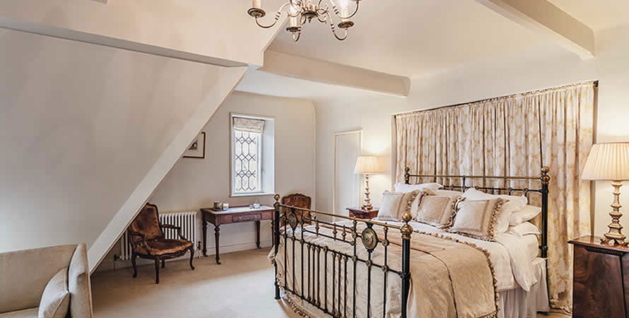 Manor Houses To Rent UK | Exceptional Quality - Big House Experience